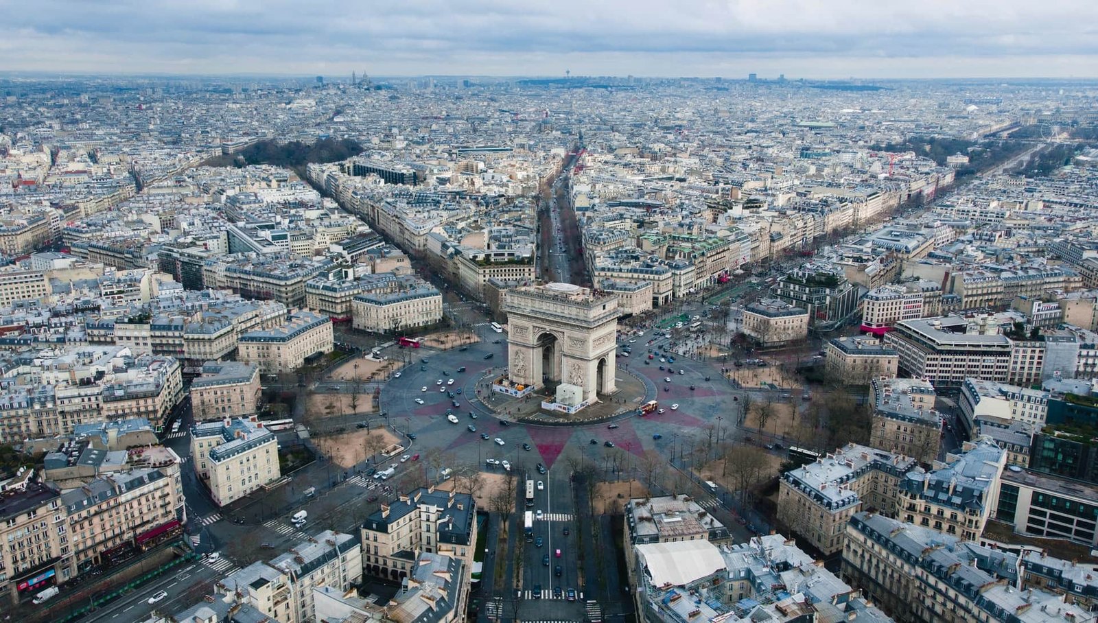 Emily em Paris: 23 cenários da série para você visitar • França